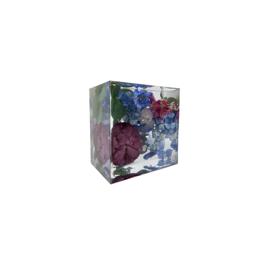 Bloomsake Flower Preservation: Master Bouquet & Resin Elegance